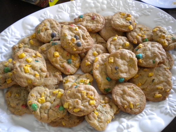 Capn Crunch Cookies - Mooshu Jenne