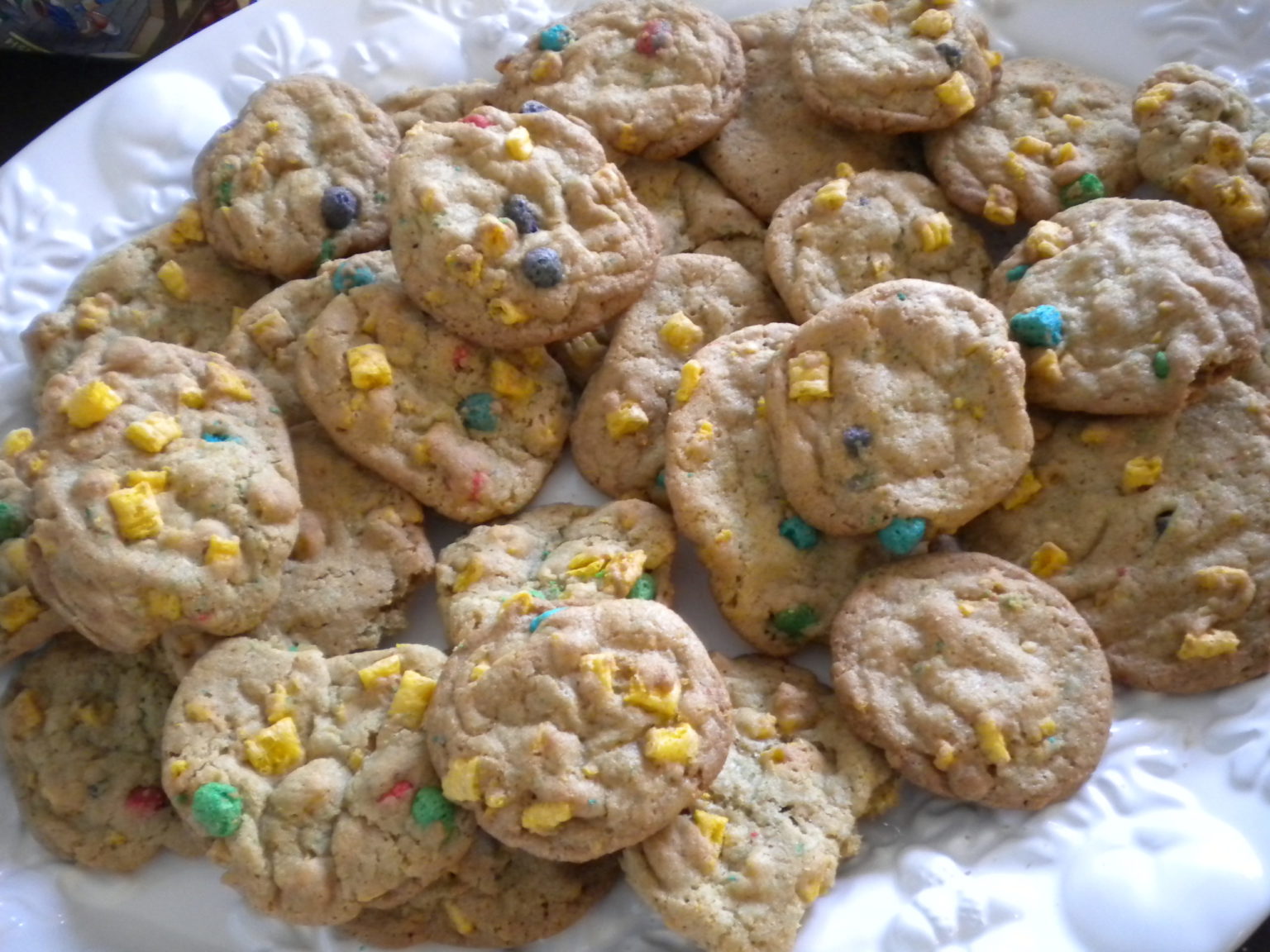 Capn Crunch Cookies - Mooshu Jenne