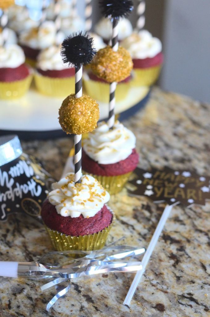 New Year's Eve Ball Dropping Cupcakes - Mooshu Jenne