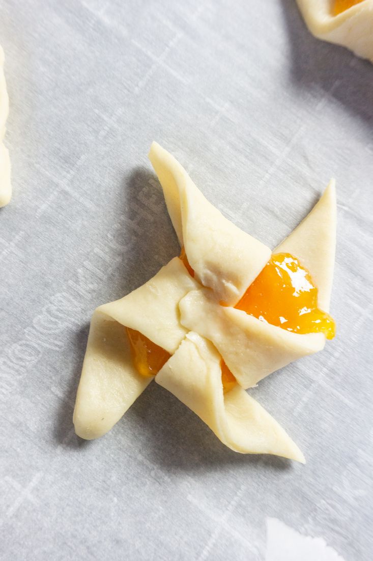 Finnish Apricot Pinwheel Cookies - Mooshu Jenne