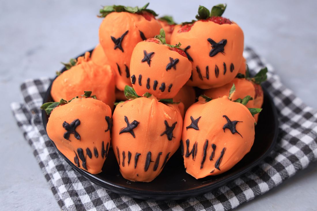Trick 'R Treat Pumpkin Strawberries - Mooshu Jenne