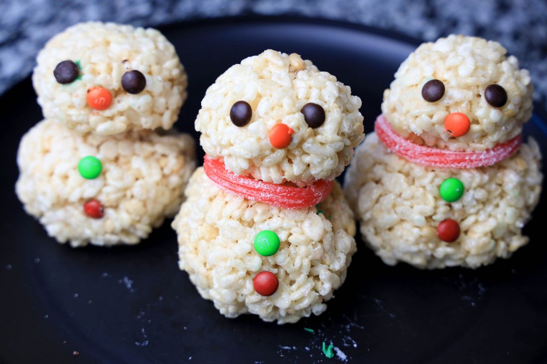 Snowman Rice Krispies Treats - Mooshu Jenne